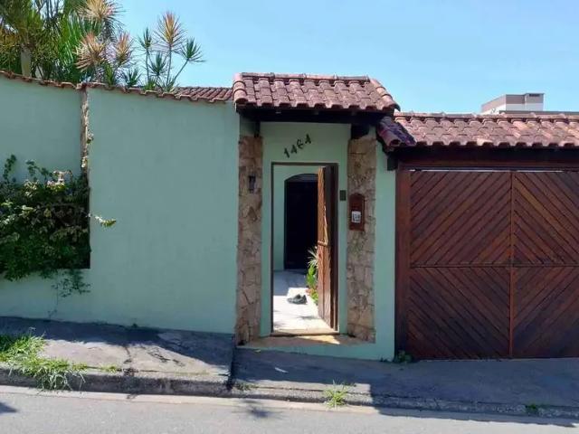 Casa / Sobrado para Locação em Mogi das Cruzes/SP Vila Suissa 4 Quartos
