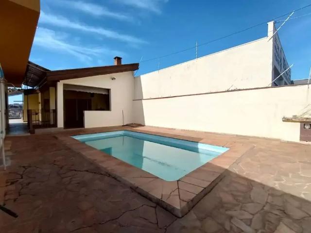 Casa / Sobrado para Locação em Mogi Guaçu/SP Loteamento Parque Itacolomi 3 Quartos