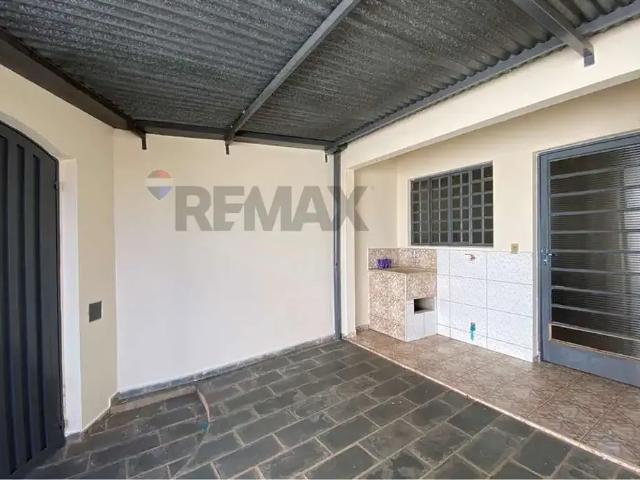 Casa / Sobrado para Locação em Mogi Mirim/SP Parque Real 2 Quartos