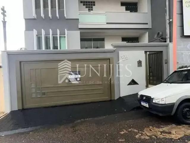 Casa / Sobrado para Locação em Monte Carmelo/MG Centro 5 Quartos