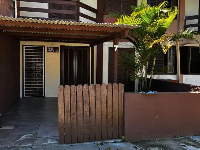 Casa / Sobrado para Locação em Matinhos/PR Centro 3 Quartos