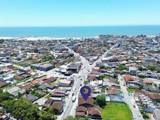 Casa / Sobrado para Locação em Matinhos/PR Centro 4 Quartos