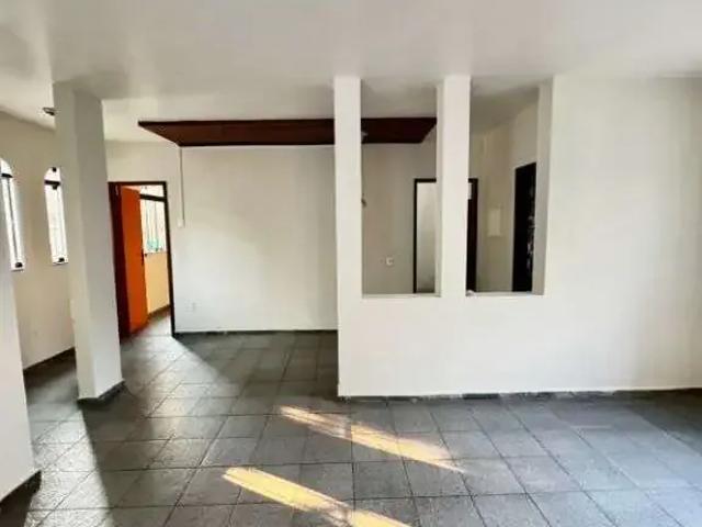 Casa / Sobrado para Locação em Macaé/RJ Cavaleiros 2 Quartos