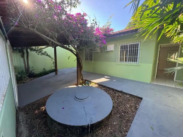 Casa / Sobrado para Locação em Macaé/RJ Lagoa 2 Quartos