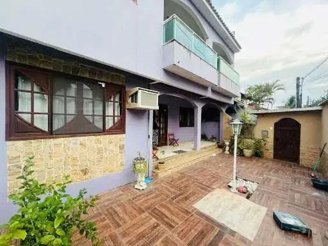 Casa / Sobrado para Locação em Macaé/RJ Mirante da Lagoa 3 Quartos