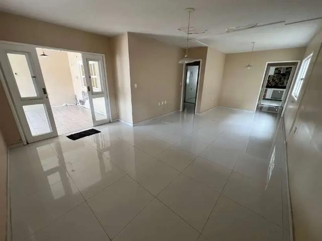 Casa / Sobrado para Locação em Maceió/AL Jatiúca 3 Quartos