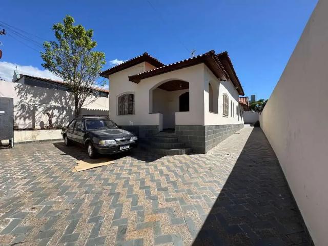 Casa / Sobrado para Locação em Mairiporã/SP Centro 3 Quartos