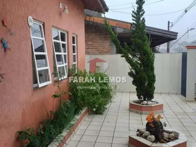 Casa / Sobrado para Locação em Mairiporã/SP Centro 4 Quartos