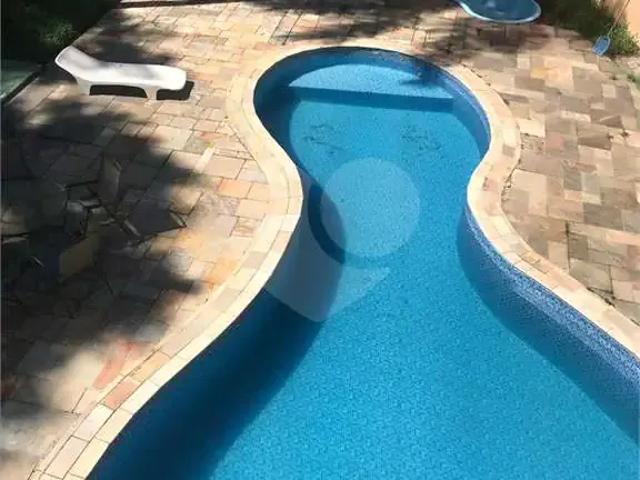 Casa / Sobrado para Locação em Mairiporã/SP Serra da Cantareira 4 Quartos