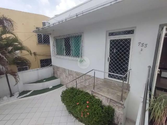 Casa / Sobrado para Locação em Manaus/AM Centro 4 Quartos