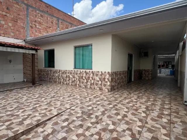 Casa / Sobrado para Locação em Manaus/AM Flores 2 Quartos
