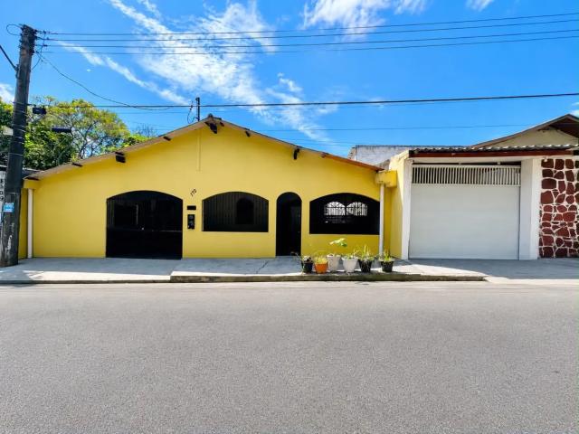 Casa / Sobrado para Locação em Manaus/AM Japiim 3 Quartos