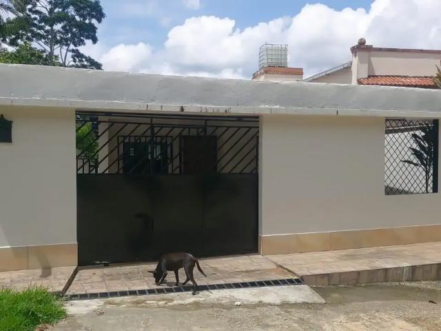 Casa / Sobrado para Locação em Manaus/AM Tarumã 2 Quartos