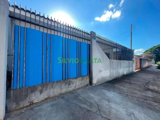 Casa / Sobrado para Locação em Maringá/PR Ebenezer 4 Quartos