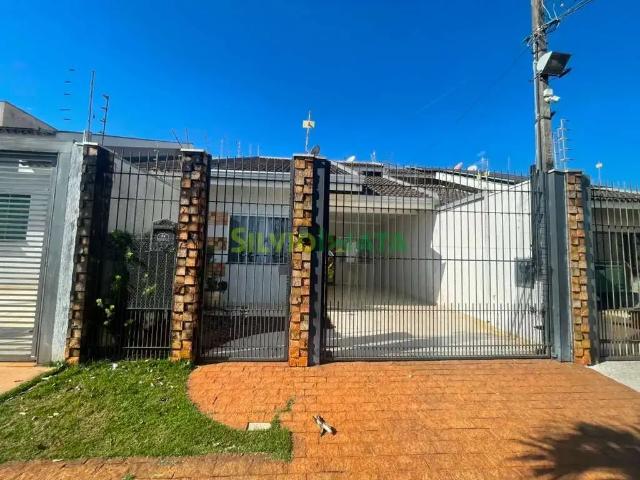 Casa / Sobrado para Locação em Maringá/PR Jardim Universo 3 Quartos