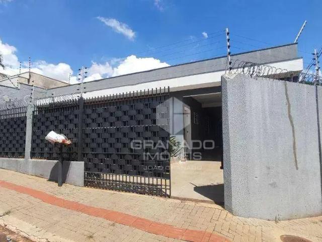 Casa / Sobrado para Locação em Maringá/PR Jardim Ipanema 3 Quartos