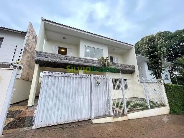 Casa / Sobrado para Locação em Maringá/PR Zona 02 4 Quartos