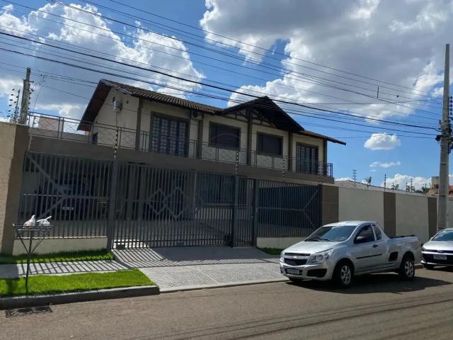 Casa / Sobrado para Locação em Maringá/PR Zona 05 4 Quartos