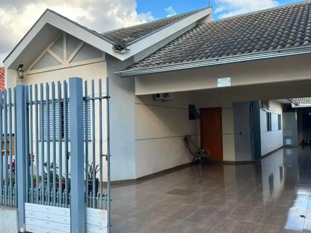 Casa / Sobrado para Locação em Maringá/PR Zona 31 4 Quartos
