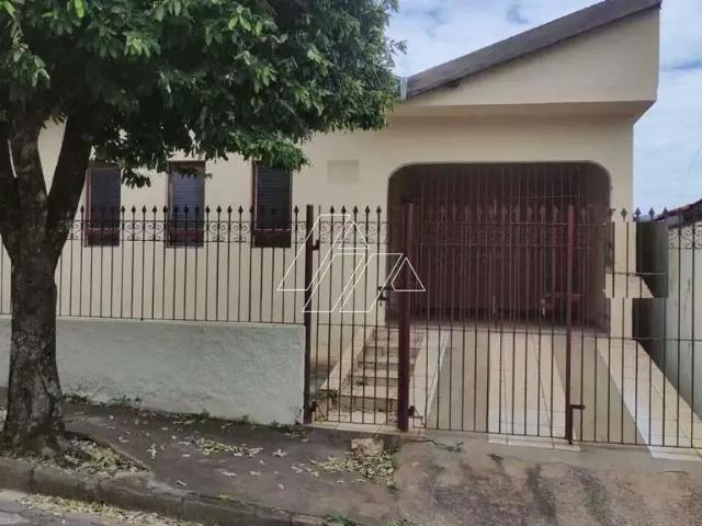 Casa / Sobrado para Locação em Marília/SP Núcleo Habitacional Castelo Branco 3 Quartos