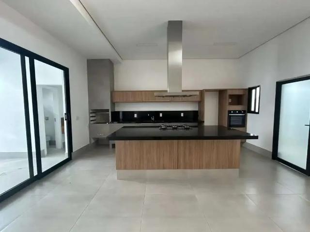 Casa / Sobrado para Locação em Marília/SP Esmeralda Residence II 3 Quartos
