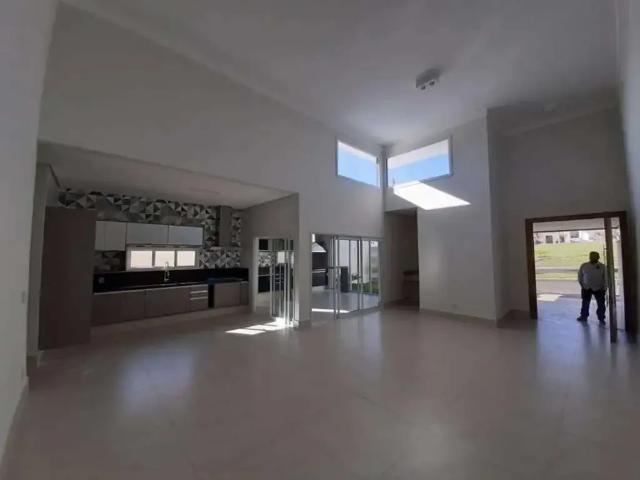 Casa / Sobrado para Locação em Marília/SP Esmeralda Residence II 3 Quartos