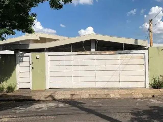 Casa / Sobrado para Locação em Marília/SP Jardim Acapulco 4 Quartos
