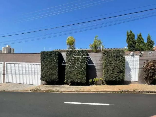 Casa / Sobrado para Locação em Marília/SP Jardim Marília 4 Quartos
