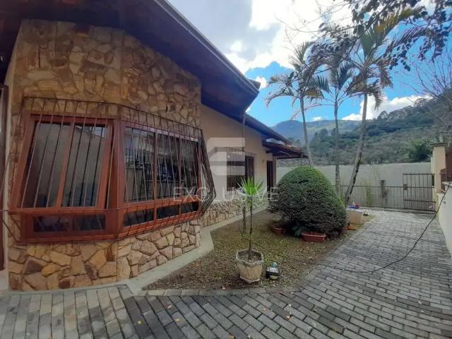 Casa / Sobrado para Locação em Nova Friburgo/RJ Cônego 3 Quartos