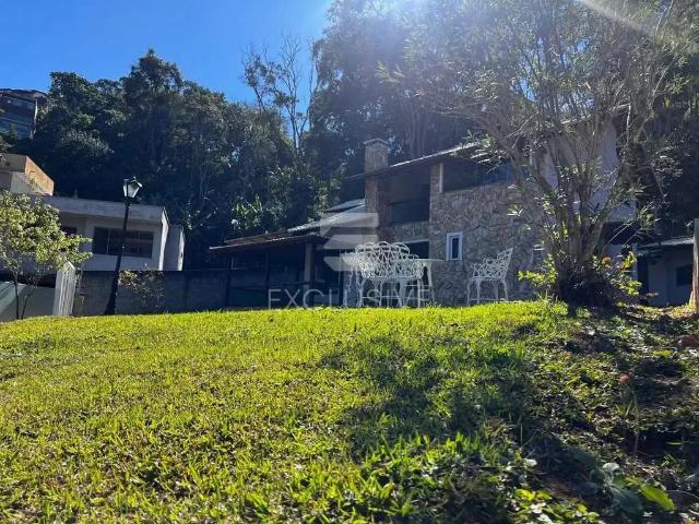 Casa / Sobrado para Locação em Nova Friburgo/RJ Santa Elisa 5 Quartos