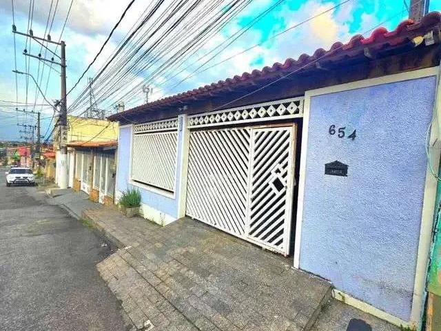 Casa / Sobrado para Locação em Nova Iguaçu/RJ Califórnia 3 Quartos