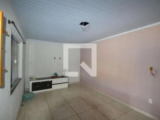 Casa / Sobrado para Locação em Nova Iguaçu/RJ Cerâmica 2 Quartos