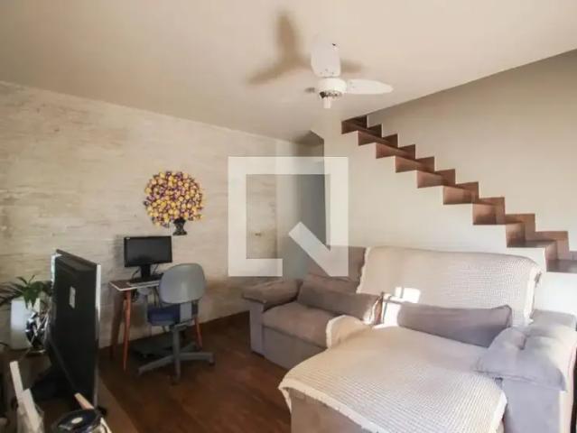 Casa / Sobrado para Locação em Nova Iguaçu/RJ Cerâmica 2 Quartos