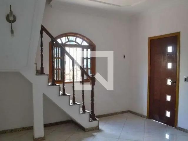 Casa / Sobrado para Locação em Nova Iguaçu/RJ Da Luz 3 Quartos