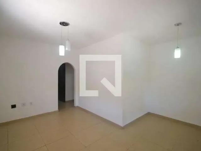 Casa / Sobrado para Locação em Nova Iguaçu/RJ Da Luz 4 Quartos