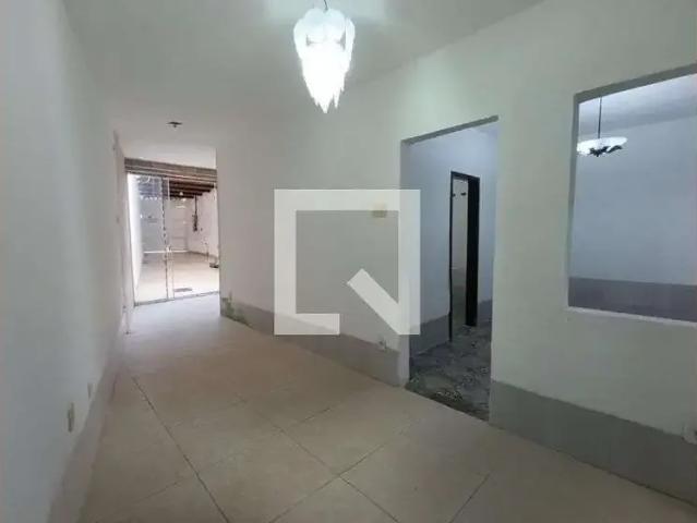 Casa / Sobrado para Locação em Nova Iguaçu/RJ Prata 2 Quartos