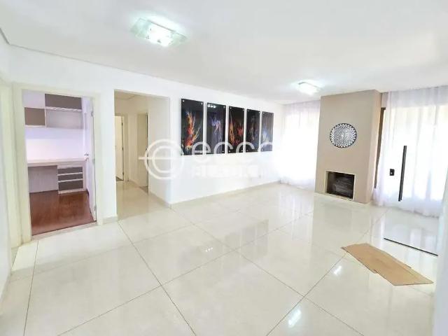 Casa / Sobrado para Locação em Nova Lima/MG Alphaville 4 Quartos