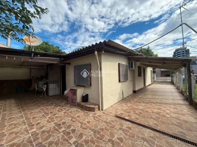 Casa / Sobrado para Locação em Novo Hamburgo/RS Ideal 2 Quartos