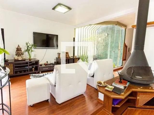 Casa / Sobrado para Locação em Novo Hamburgo/RS Ideal 4 Quartos