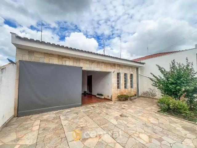 Casa / Sobrado para Locação em Novo Horizonte/SP Centro 3 Quartos