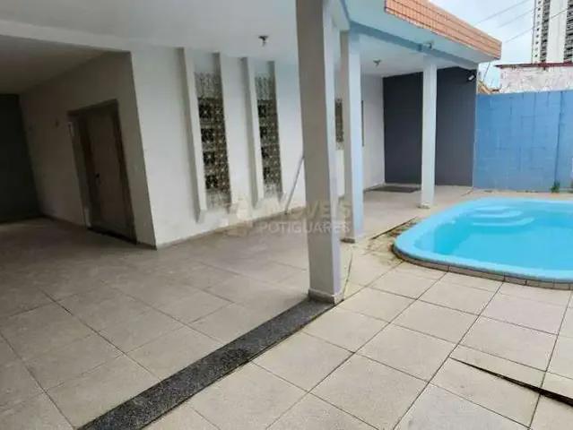 Casa / Sobrado para Locação em Natal/RN Lagoa Nova 4 Quartos