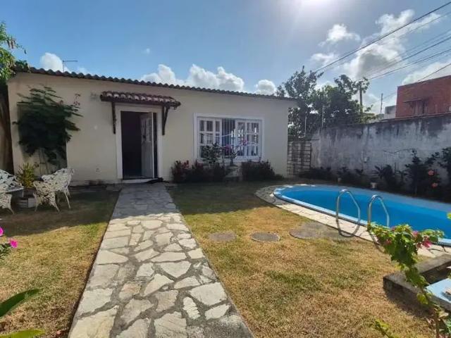Casa / Sobrado para Locação em Natal/RN Ponta Negra 3 Quartos