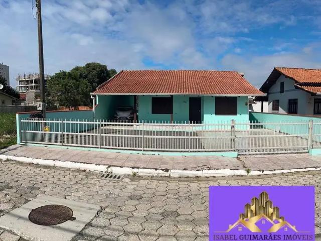 Casa / Sobrado para Locação em Navegantes/SC Centro 4 Quartos