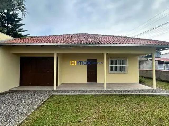 Casa / Sobrado para Locação em Navegantes/SC Centro 5 Quartos