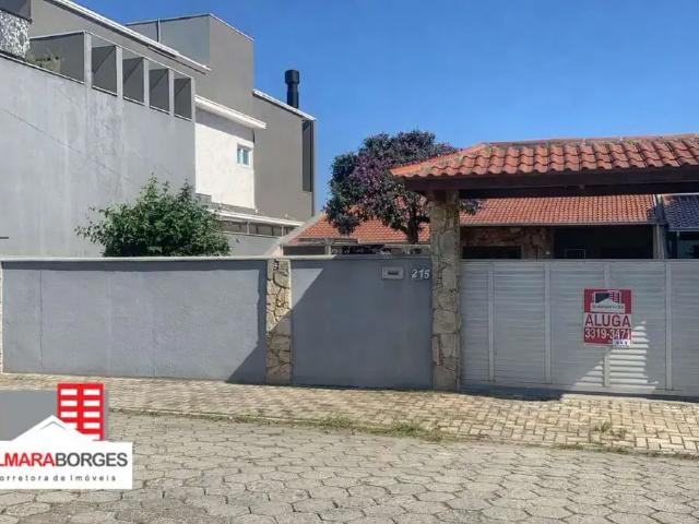 Casa / Sobrado para Locação em Navegantes/SC Centro 3 Quartos