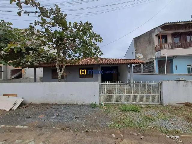 Casa / Sobrado para Locação em Navegantes/SC Centro 3 Quartos