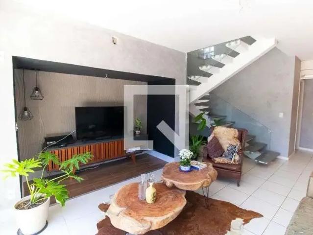 Casa / Sobrado para Locação em Niterói/RJ Maravista 4 Quartos