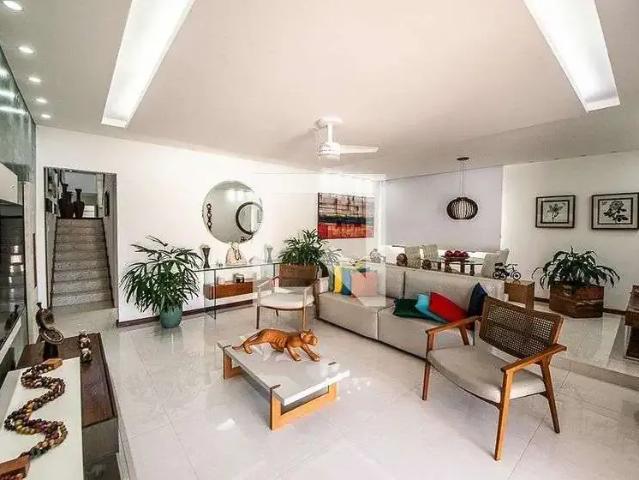 Casa / Sobrado para Locação em Niterói/RJ Camboinhas 4 Quartos