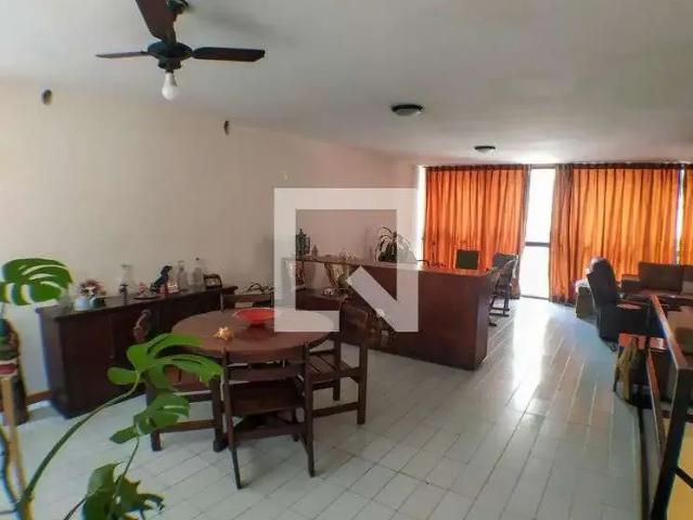 Casa / Sobrado para Locação em Niterói/RJ Centro 5 Quartos