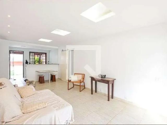 Casa / Sobrado para Locação em Niterói/RJ Engenho do Mato 4 Quartos